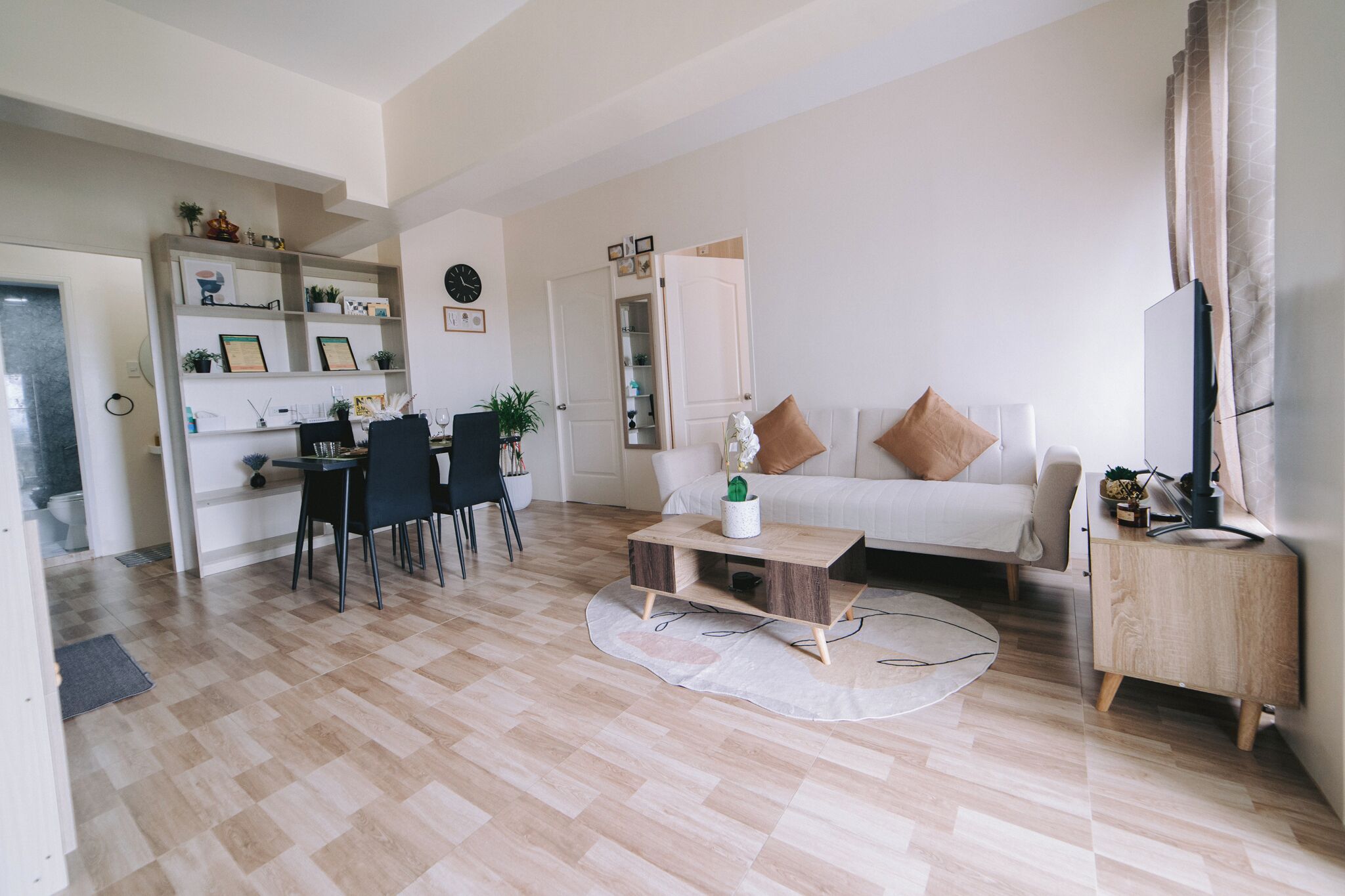 Apartment In Lapu-lapu City Resort Type-near Mactan Airport 60 Sqm.with 2br - Mandaue City