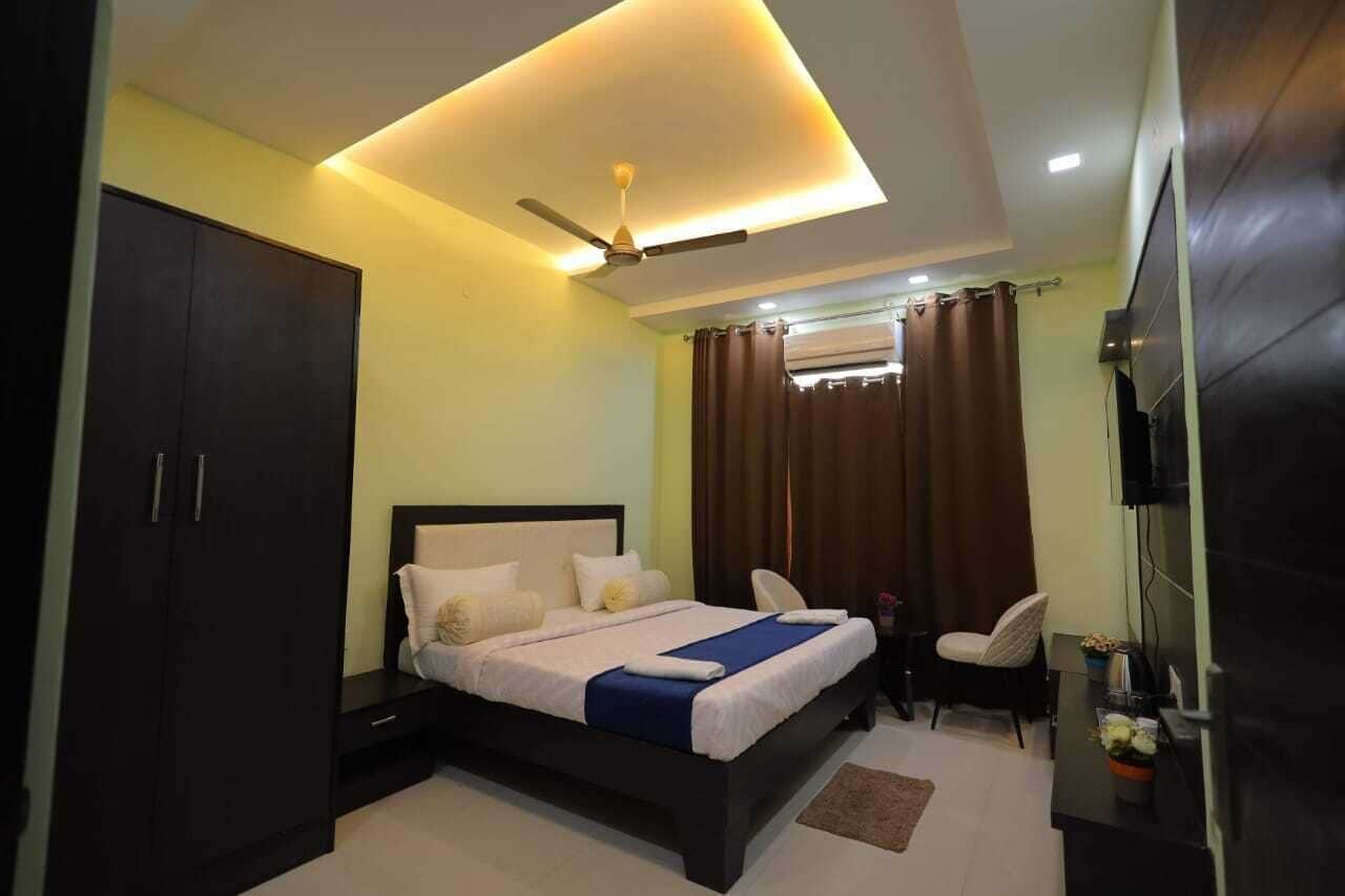 Com decoração personalizada, com mobília individualizada, secretária 