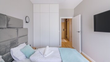 Apartament (21) | Com decoração personalizada, com mobília individualizada 