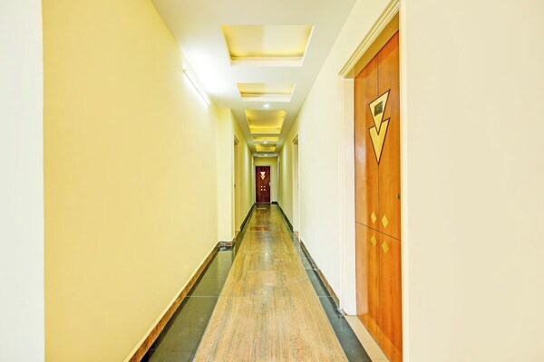 Hotel Kingstone Zirakpur - Panchkula