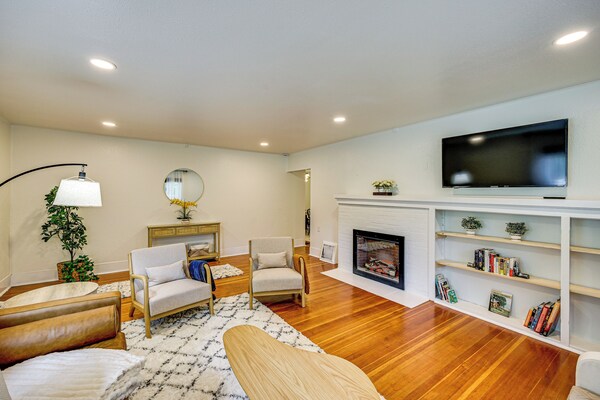 7 Mi To Mt Rainier Np: Home W/ Private Hot Tub! - Northwest Trek Wildlife Park