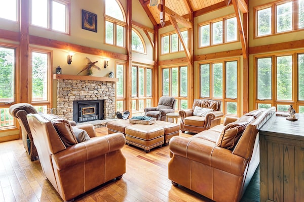 Game Room & Fireplaces: Group Dahlonega Getaway - Dahlonega, GA