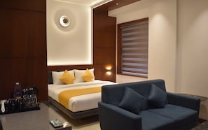 Quarto Duplo ou Twin Premium | Minibar, secretária, cortinas/cortinados opacos, ferro/tábua de engomar