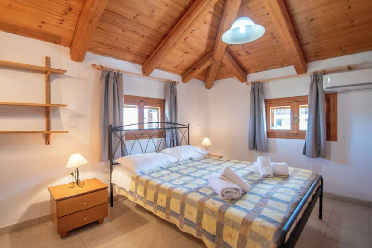 Casa Clássica, 3 quartos, varanda, vista para a praia | Cofre no quarto, ferro/tábua de engomar, Wi-fi grátis