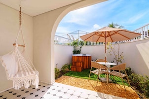 Superior com Hidro | Área de estar | Smart TV 42 polegadas com canais a cabo