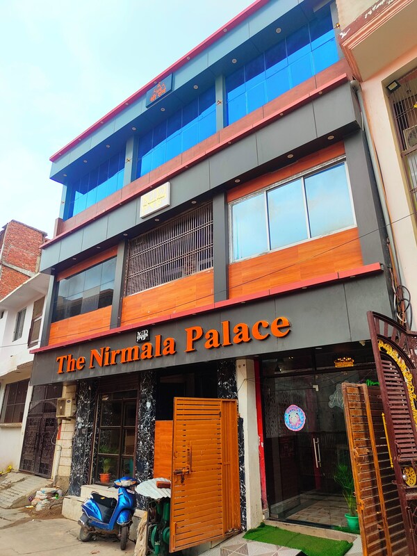 Hotel Nirmala Palace Ayodhya Near Ram Mandir - Ayodhya