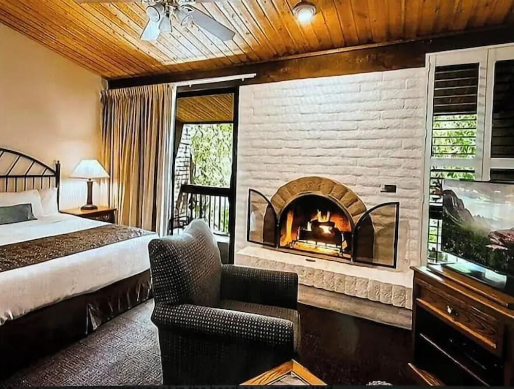 Uptown Villa @ Beautiful Arroyo Roble Resort. Walking distance to ...