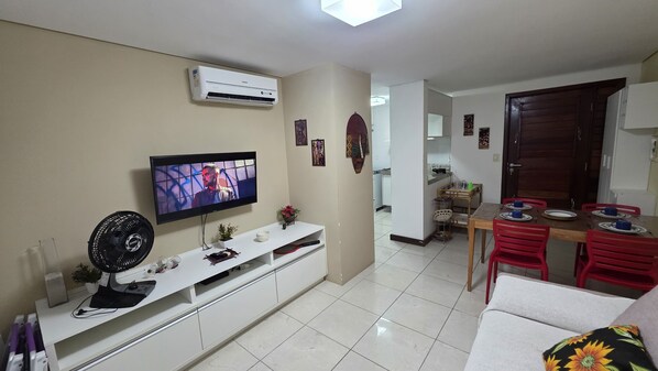 Apartamento Comfort, vista para o pátio | Sala de estar