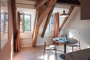 Studio Rooftop | Opções para refeição no quarto