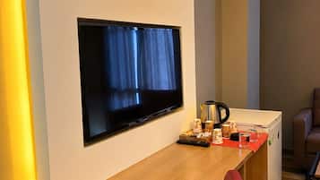 Quarto Standard | Lençóis de algodão egípcio, roupa de alta qualidade, secretária