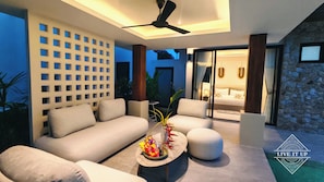 Villa Comfort, 3 quartos, piscina privativa | Cofre no quarto, com decoração personalizada