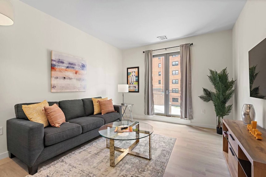 Comfortable 2br ! Free Parking ! 30 Min To Nyc ! - 紐瓦克