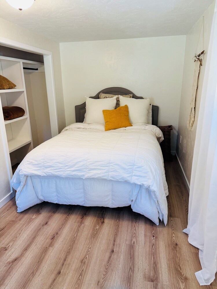 Sunshine Cottage — Cozy Montana Getaway Located Right in the Town of ...