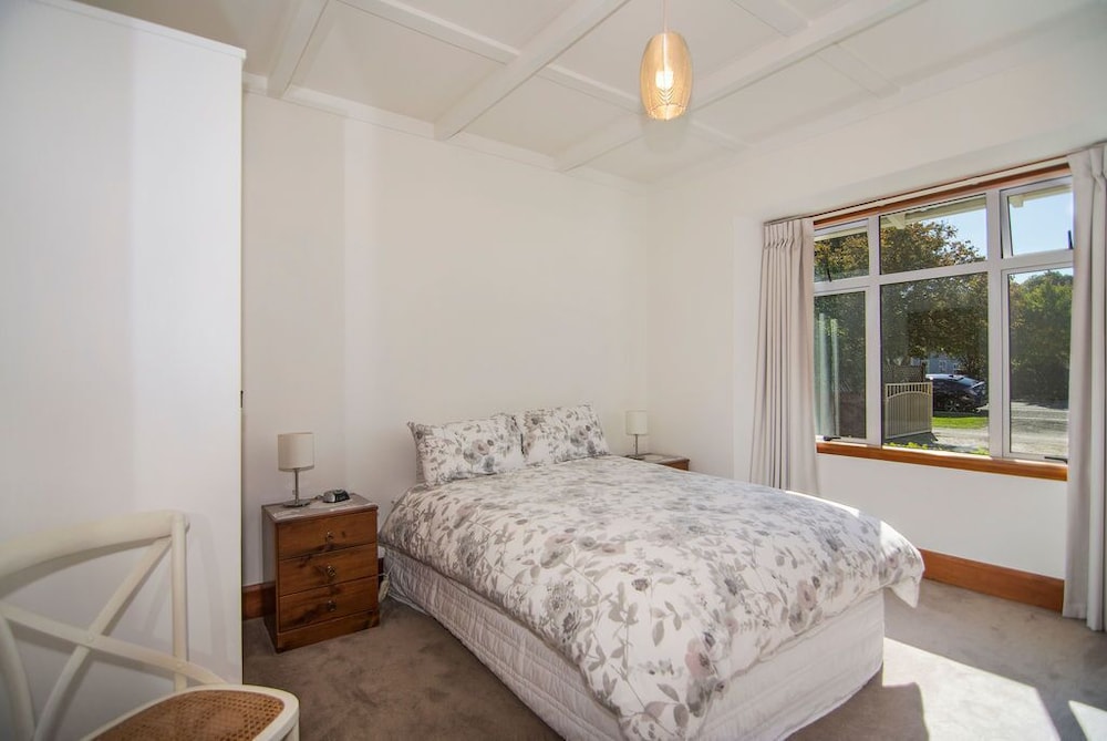 The Nile Street Bungalow - Character Home with a Pool in Central ...