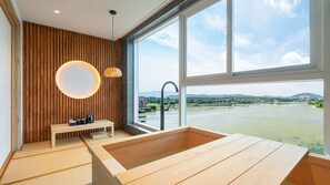 RYOKAN | Terraço/pátio interior