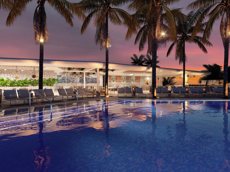 Piscina externa, funciona das 7h às 22h, barracas, espreguiçadeiras