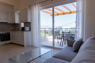 Apartamento de Luxo, vista para a piscina | Vista do quarto