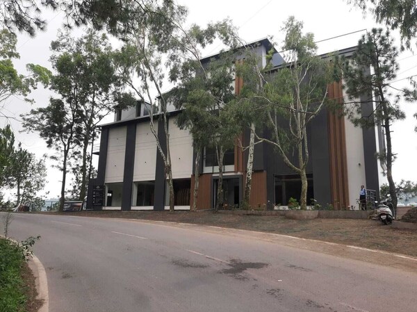 Solace Suites Hotel & Banquets - Himachal Pradesh