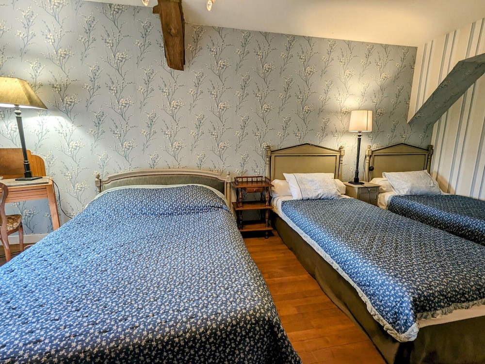 Charming cottage in Berry with jacuzzi and terrace - Le Blanc | Vrbo