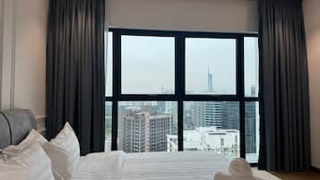 Apartamento Superior, 3 quartos, varanda, Vista para a cidade | Secretária, secretária adequada para computadores portáteis