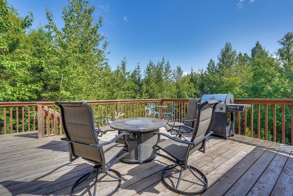 Explore Alaska: Woodsy Home W/ Deck In Palmer - Palmer, AK