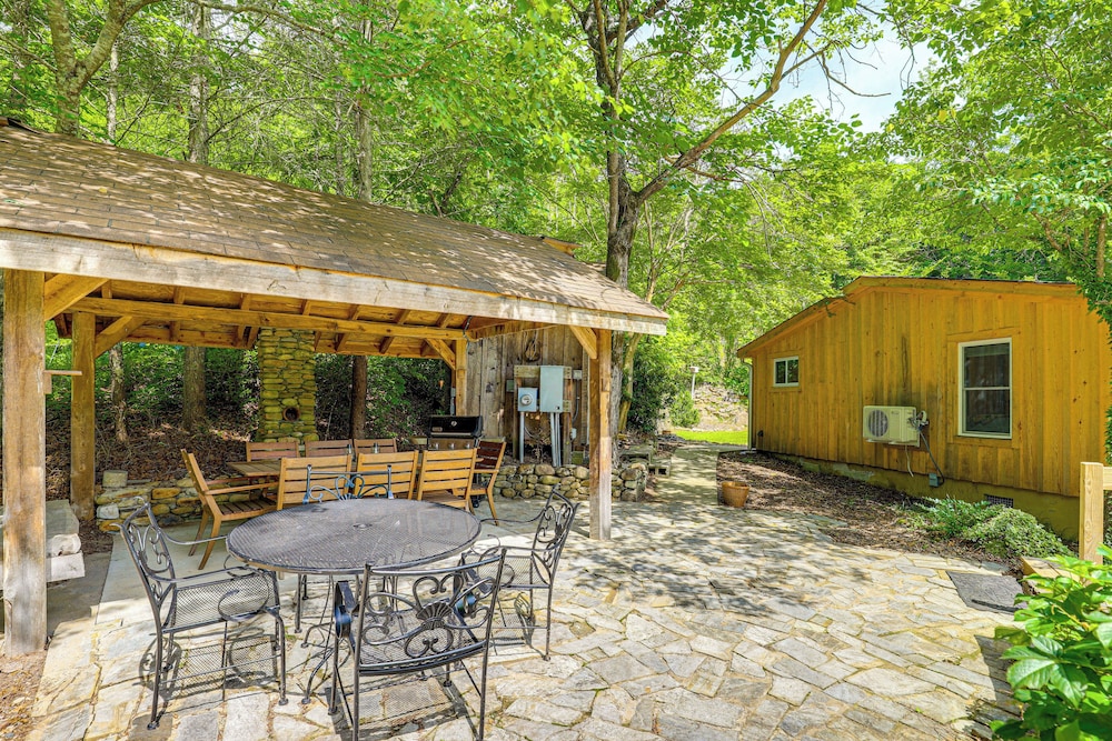 Serene Cabin W/ Pond & Creek On South Saluda River - South Carolina