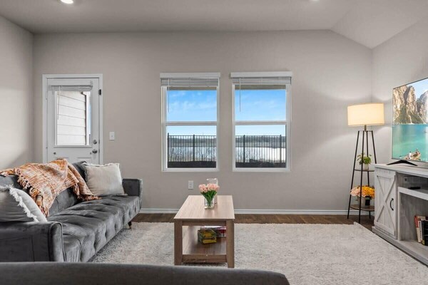 @ Marbella Lane - Amazing 4br Lakeview Home - Cedar Creek, TX