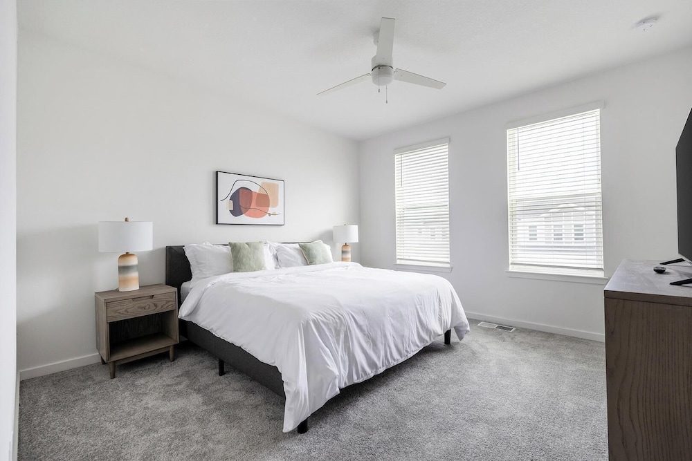 Landing | Incredible 3BD, Gym, Clubhouse - Four Corners | Vrbo