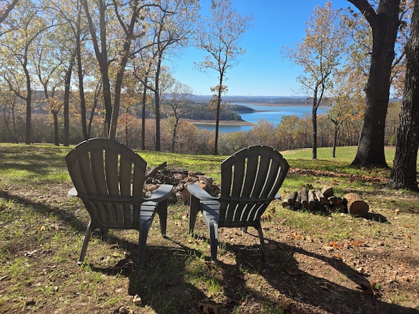 Falling Stars At Bull Shoals Lake - Gainesville, MO