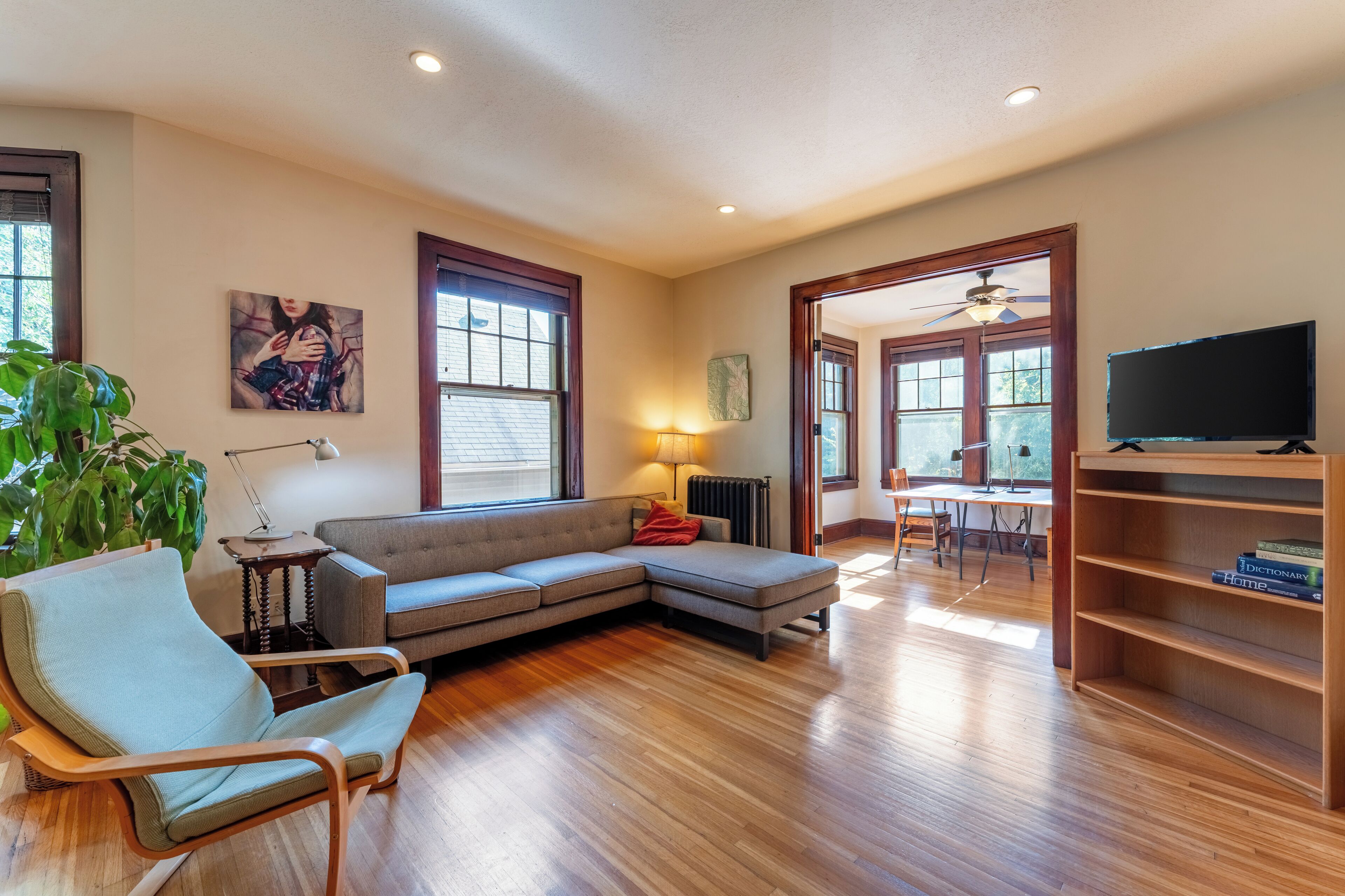 Sunny 3-bedroom+ Upper Duplex In Highly Walkable Neighborhood, With Garden - Eden Prairie, MN