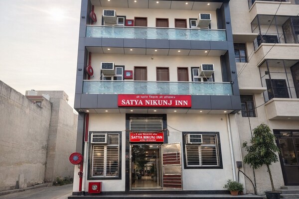 Satya Nikunj Inn - Vrindavan