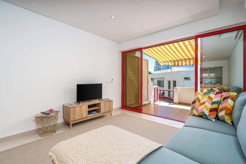 Sunny Escape With A Pool & Balcony By Hostwise - Vilamoura