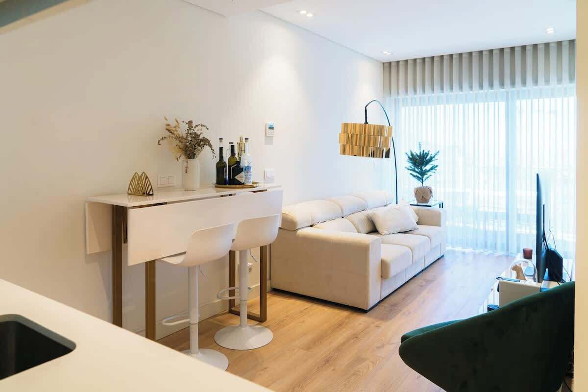 Studio W/ Balcony, Pool & Gym | Antas By Host Wise - Porto