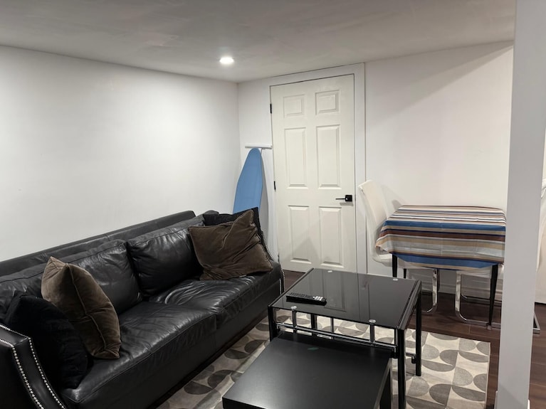 Clean Executive Family Haven Short Stay - Galaxyland Powered by Hasbro