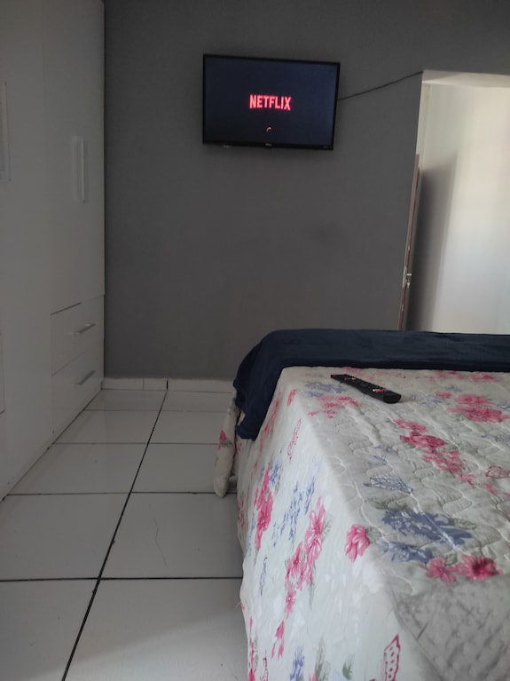 Casa Cinza No Centro Da Cidade, Próximo Ao Hospitais - Vitória da Conquista