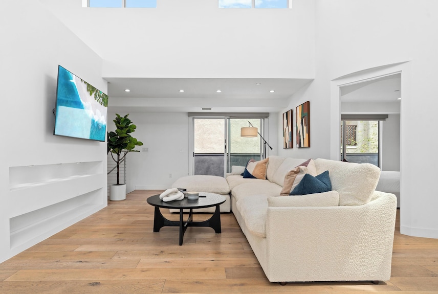 The Diamond Dune' Luxury Santa Monica Home Walk To Beach 4br Parking 2 Balconies - Santa Monica, CA