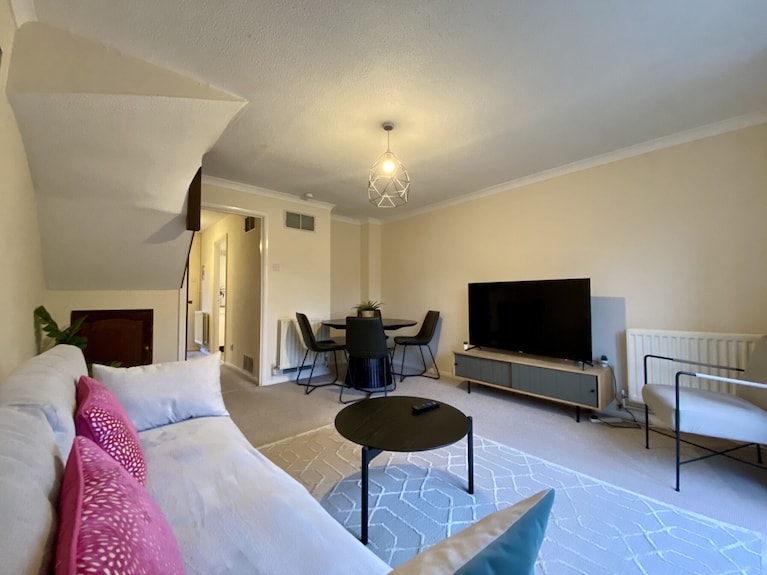 Comfortable 2 Bedroom House In Bracknell - Oxfordshire