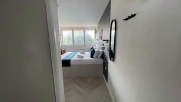 Casa | 1 quarto, secretária adequada para computadores portáteis