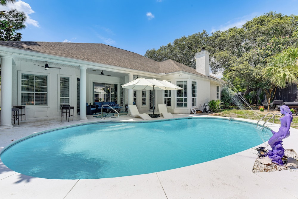 2 Mi To Beach: Luxe Pcb Escape W/ Outdoor Space! - Panama City, FL