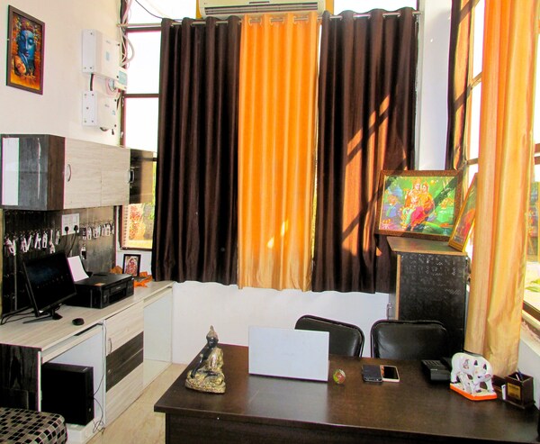 Hotel Celebration Green - Khandwa