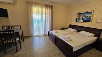 1 quarto, Wi-Fi de cortesia, roupa de cama