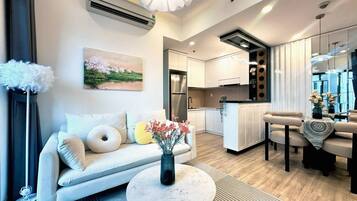 Apartamento Deluxe, 2 quartos, varanda, Vista para a cidade (1) | Vista do quarto