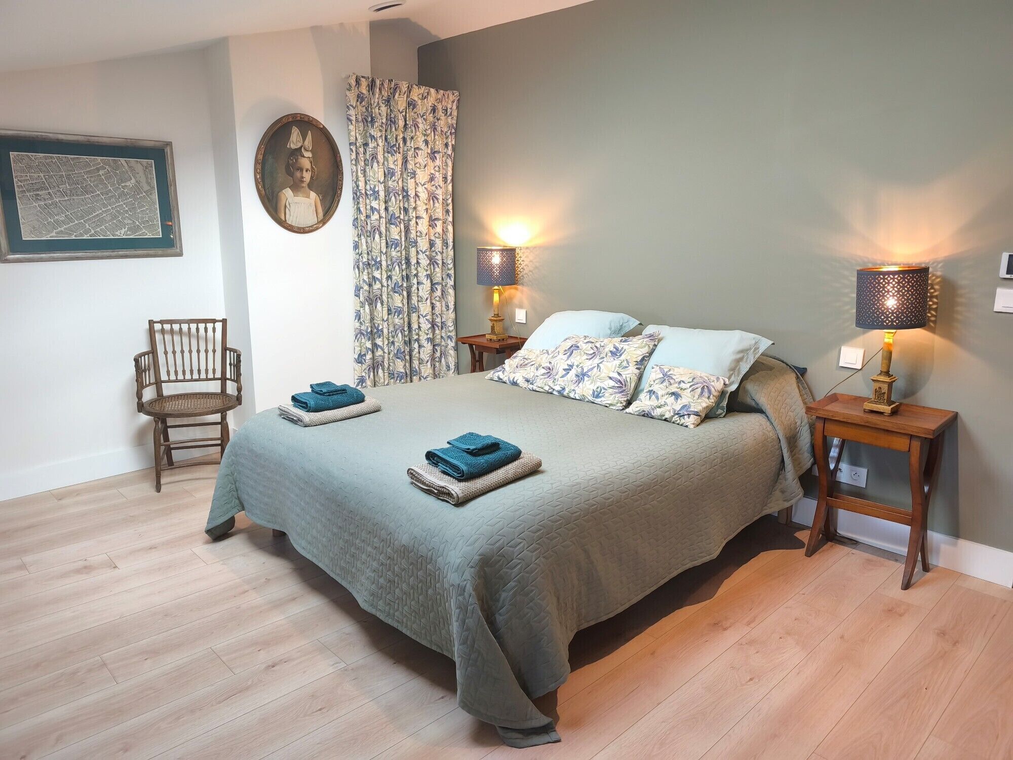 Suite Olives, vue sur le jardin | Cortinas/cortinados opacos, Wi-fi grátis 