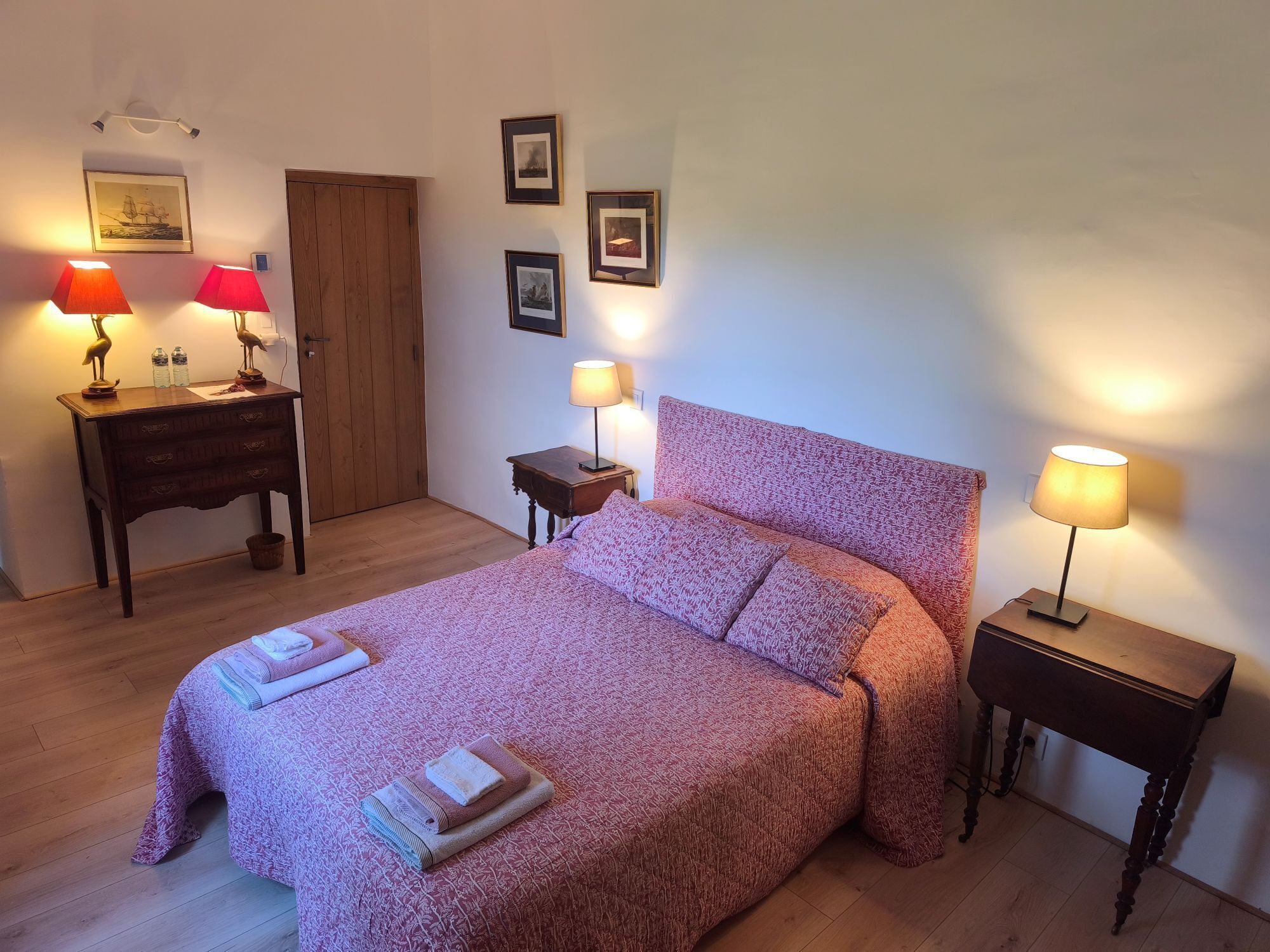 Chambre Garance, vue sur le jardin | Cortinas/cortinados opacos, Wi-fi grátis 