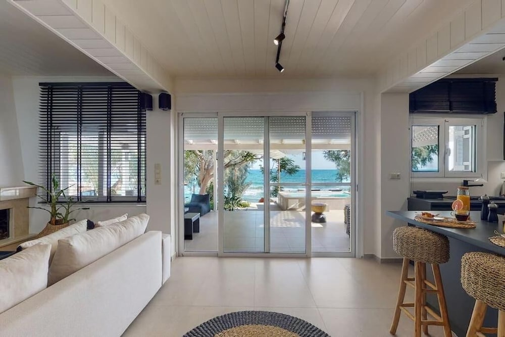 Nikkon Luxury Living Is A Luxury Private Villa, In Top Of The Sea.enjoy Luxury. - Grèce