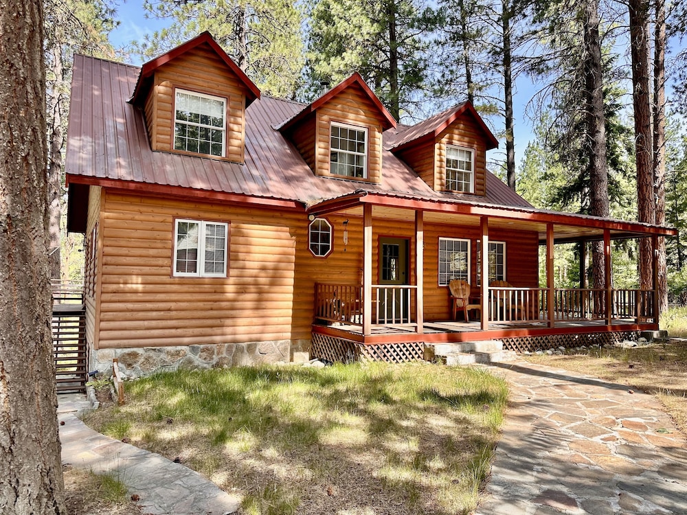 Blue Pine Forest Lodge 3 Bedroom Cabin - Plain, WA