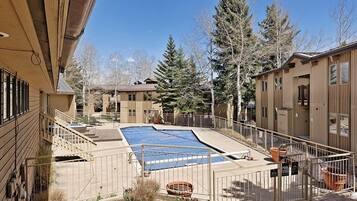 Apartamento em Condomínio Fechado, 3 quartos | Terrenos do alojamento