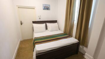Quarto Duplo Deluxe | Wi-fi grátis, roupa de cama fornecida