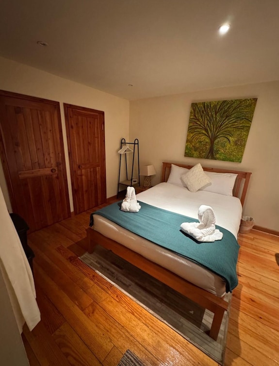 Hot Tub Hideaway- The Natures Nook Retreat- Rural Carmarthen - Pembrokeshire