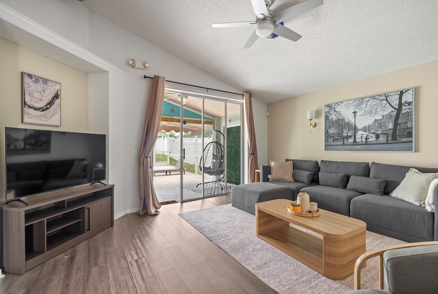 Chic Family Retreat With Pool & Hot Tub 10 Min To Disney - ダベンポート, FL